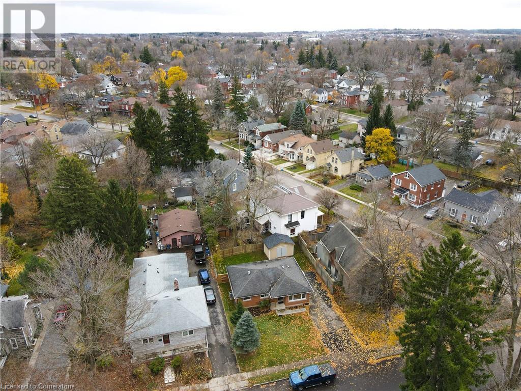 For sale: 53 OAK Street, Cambridge, Ontario N1R4L1 - 40679558 | REALTOR.ca