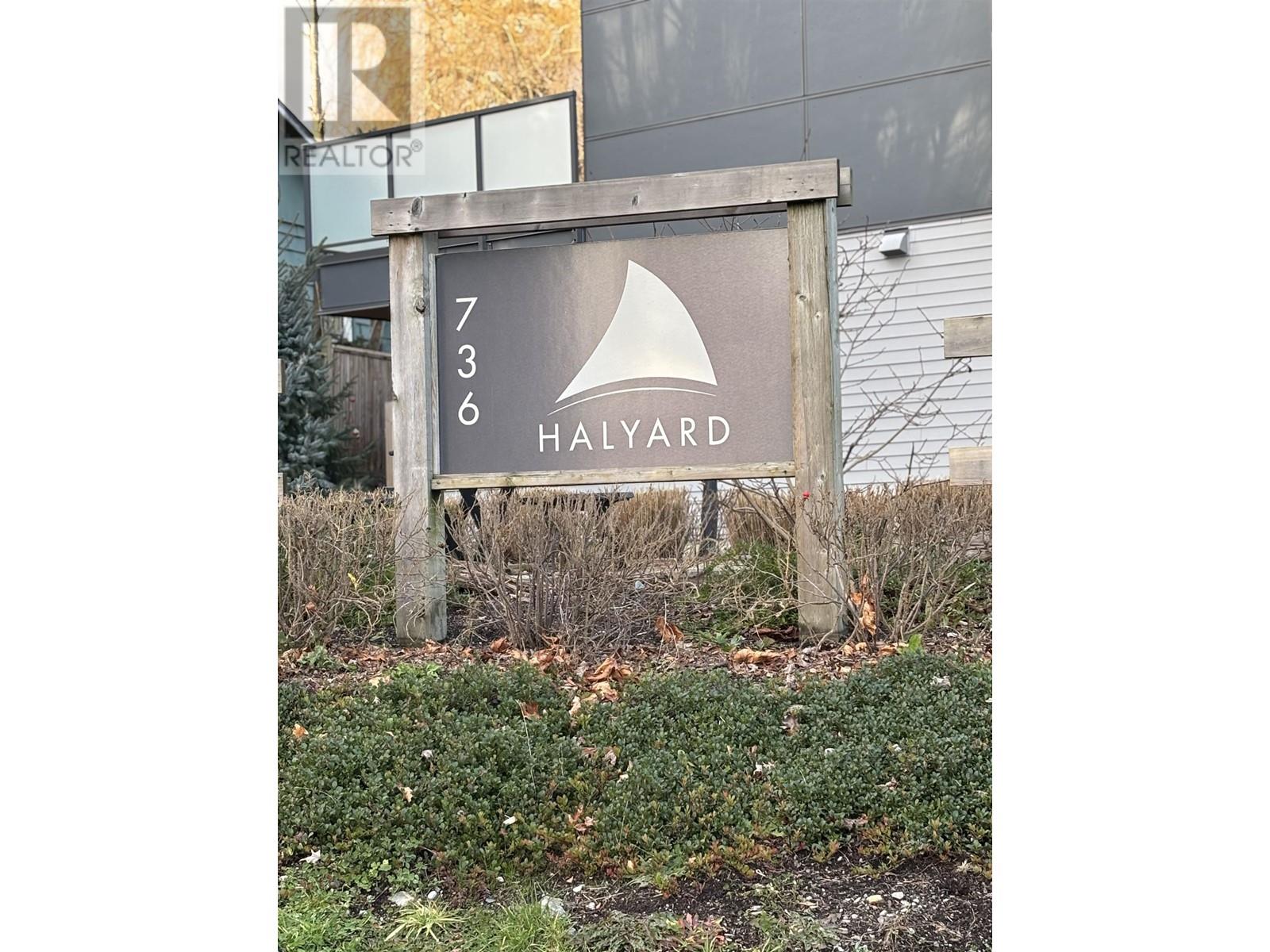 For sale: 112 736 GIBSONS WAY, Gibsons, British Columbia V0N1V9 ...