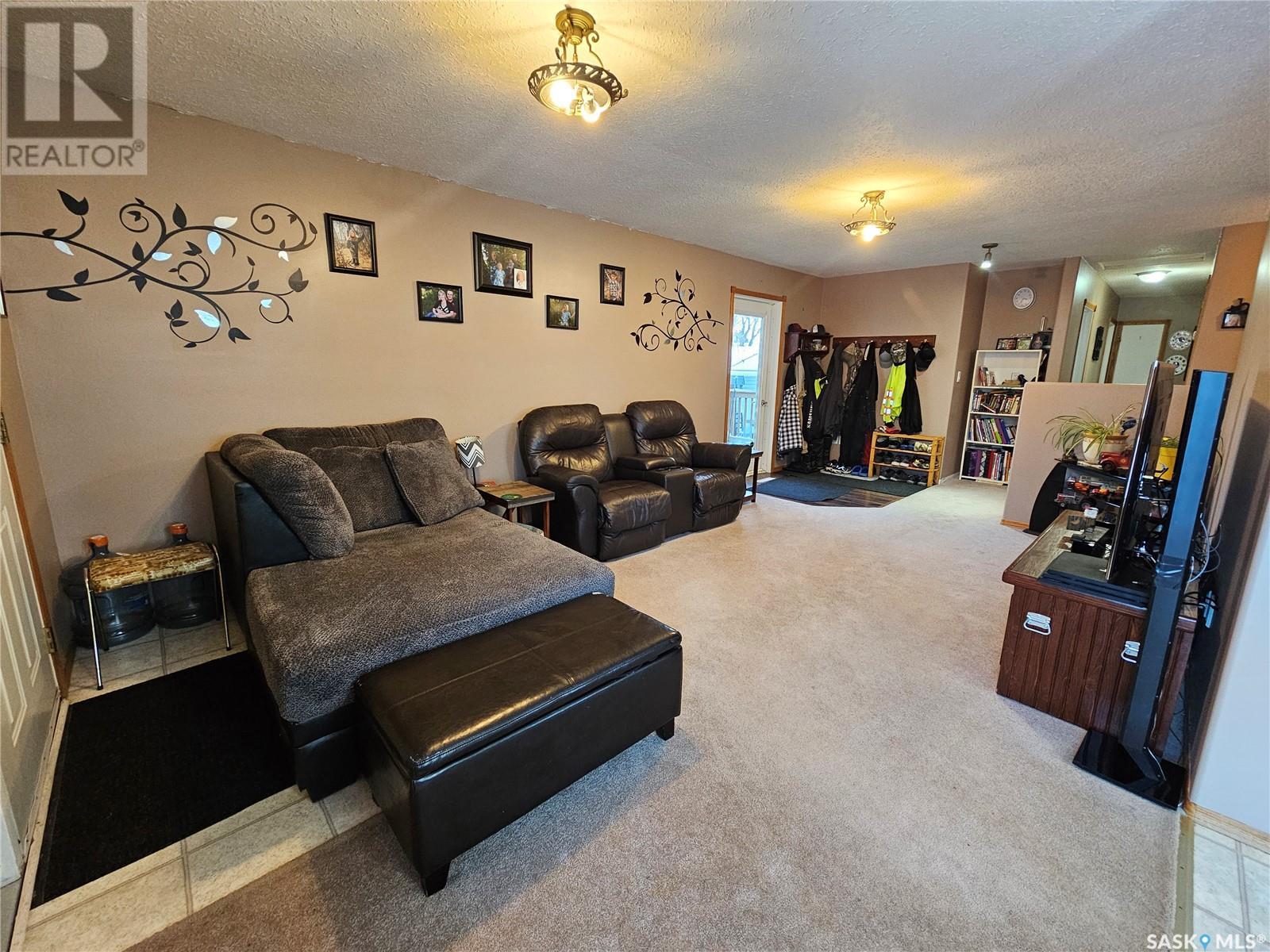 For sale: 380 3rd STREET W, Unity, Saskatchewan S0K4L0 - SK992603 ...