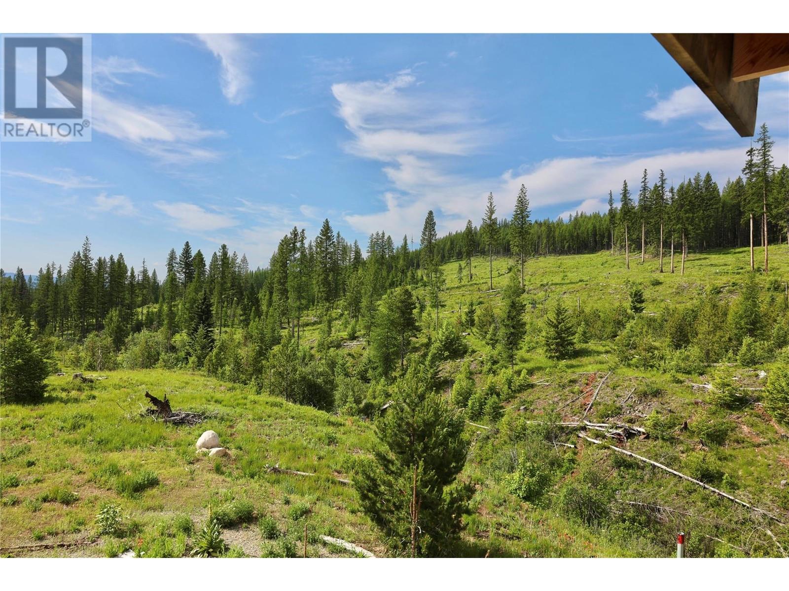 For sale: 2375 BELCHROME FSR Road, Bridesville, British Columbia V0H1Y0 ...