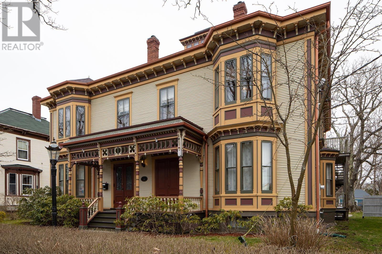 For sale: 27 Willow Street, Yarmouth, Nova Scotia B5A1V2 - 202417633 | REALTOR.ca