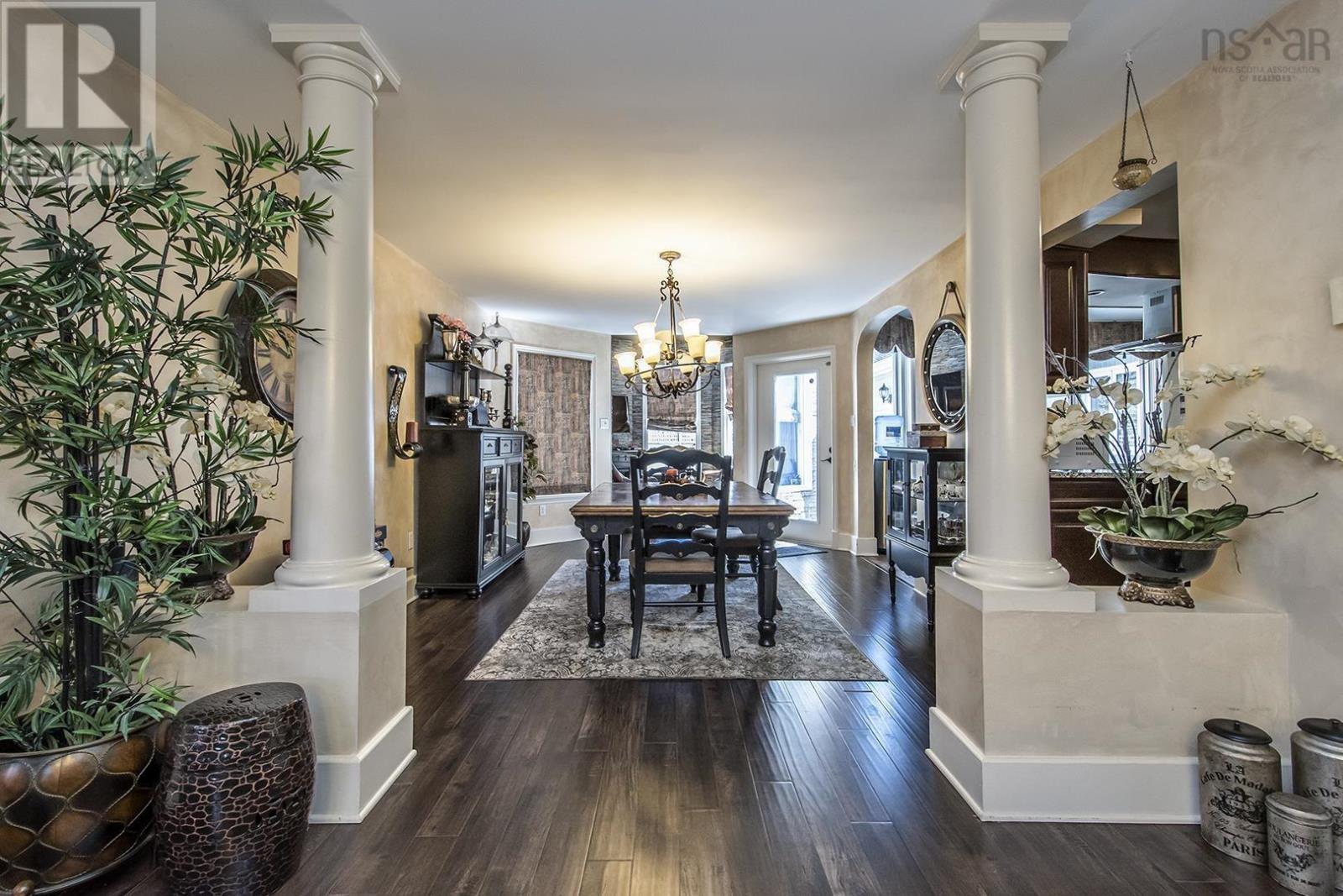 For sale: 775 YOUNG Avenue, Halifax, Nova Scotia B3H2V8 - 202500904 ...