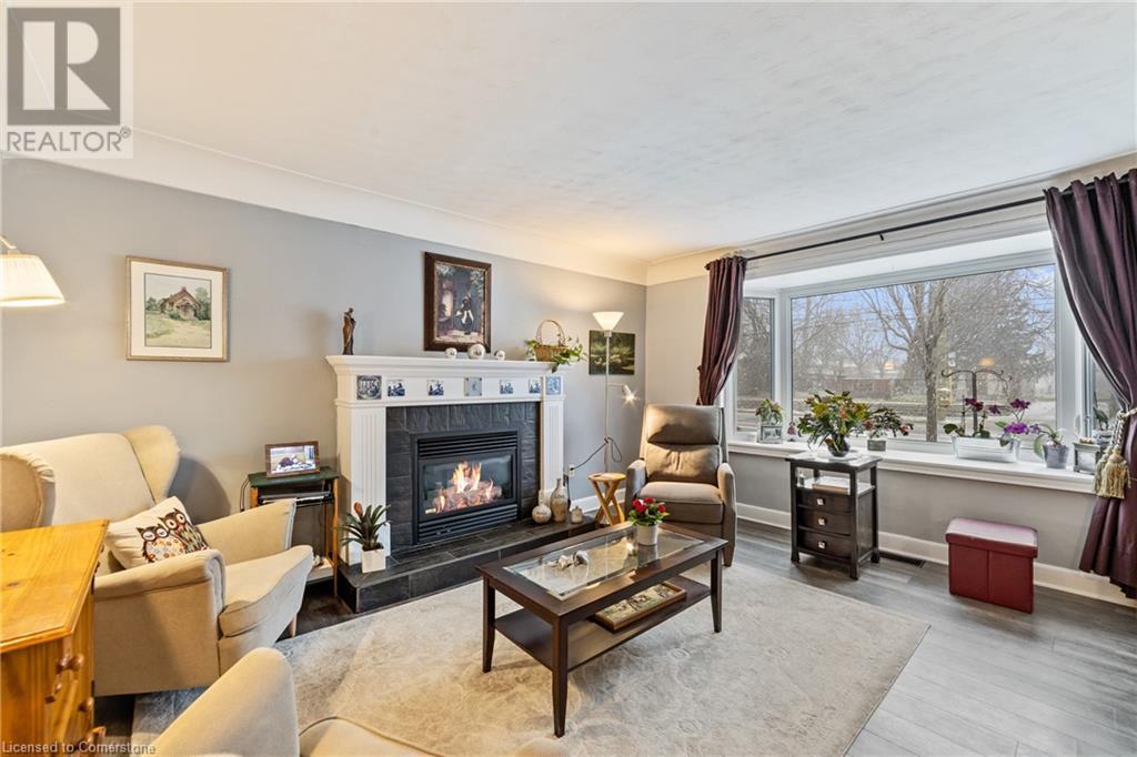 For sale: 539 MOHAWK Road W, Hamilton, Ontario L9C1X5 - 40692889 ...