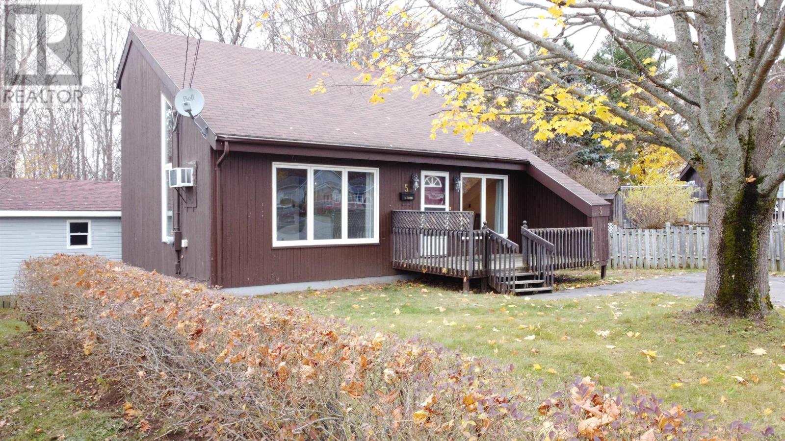 For sale: 5 Colonial Crescent, New Minas, Nova Scotia B4N4M6 - 202427135 | REALTOR.ca