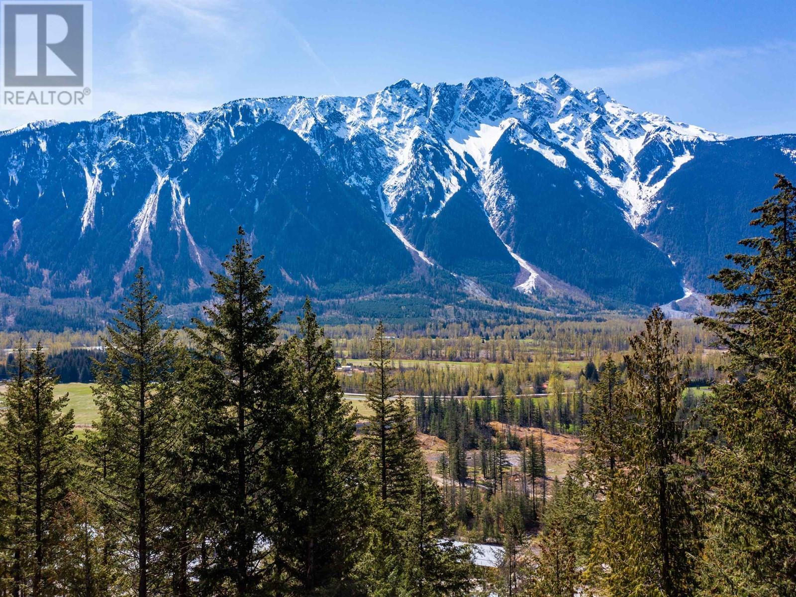 For sale: 8203 MERLOT PEAK DRIVE, Pemberton, British Columbia V0N2L2 ...