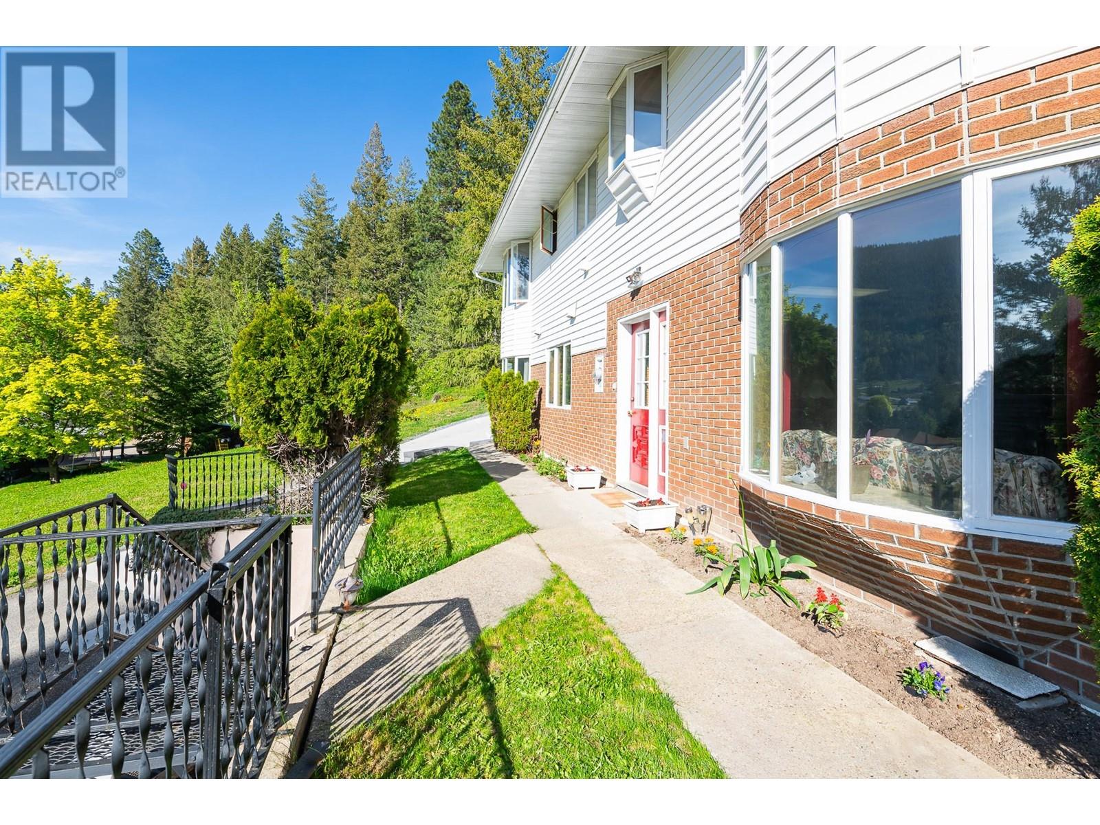 For sale: 208 36 Avenue N, Erickson, British Columbia V0B1G1 - 10333611 ...