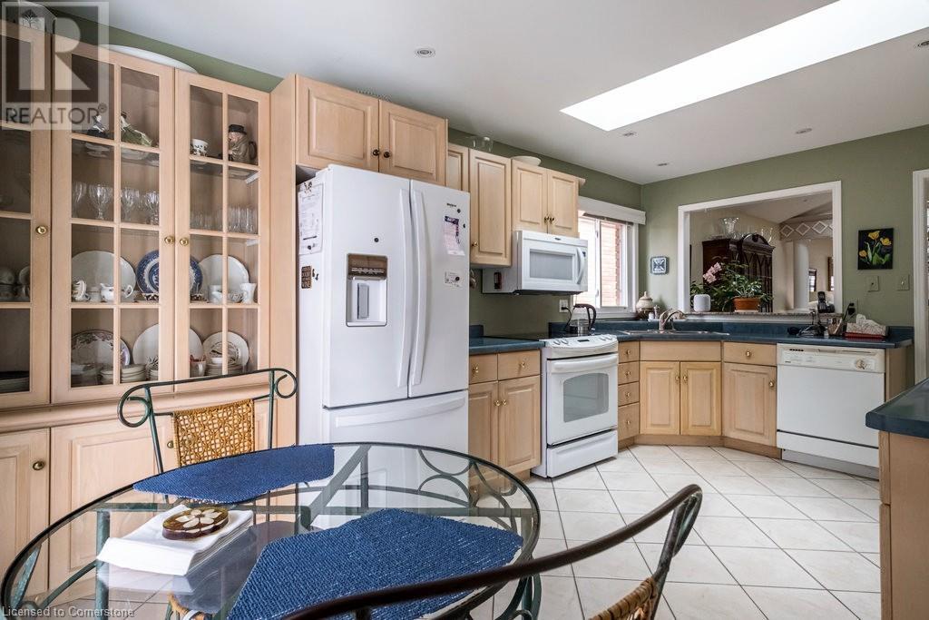 For sale: 60 REDFERN Avenue, Hamilton, Ontario L9C7S4 - 40694213 ...