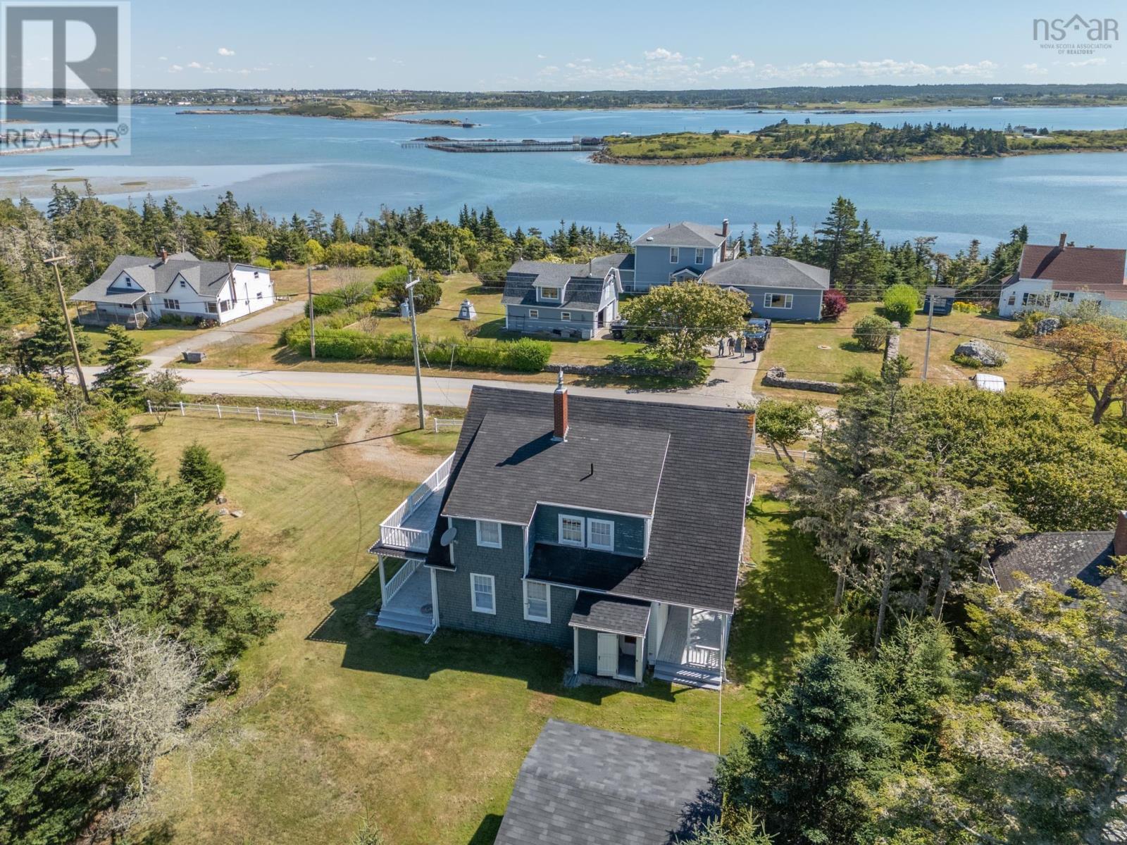 For sale: 1428 Highway 304, Cape Forchu, Nova Scotia B5A5G7 - 202419232 | REALTOR.ca