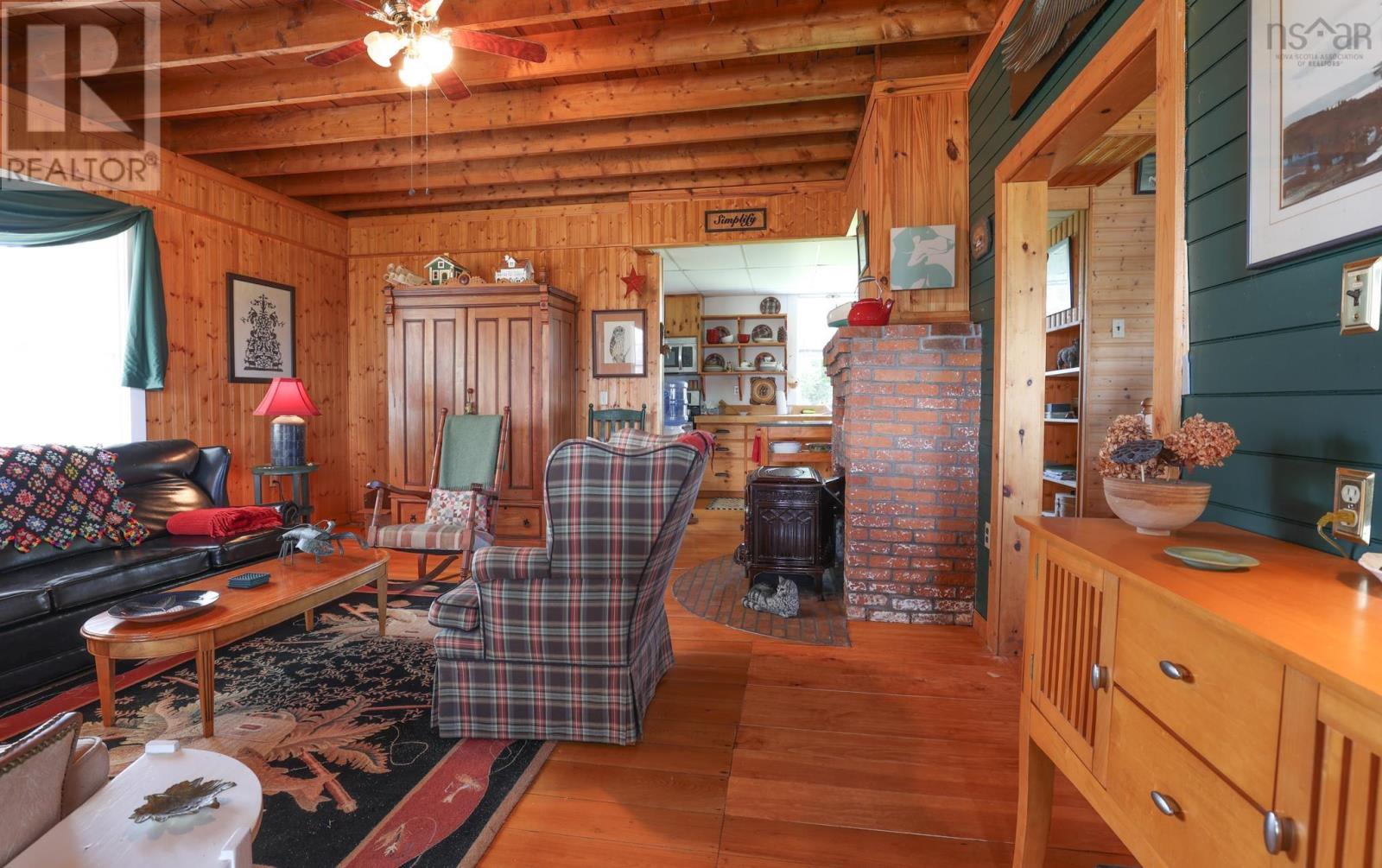 For sale: 1428 Highway 304, Cape Forchu, Nova Scotia B5A5G7 - 202419232 | REALTOR.ca