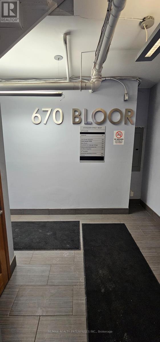 For lease: 202 - 670 BLOOR STREET W, Toronto (Annex), Ontario M6G1L2 - C11949046 | REALTOR.ca