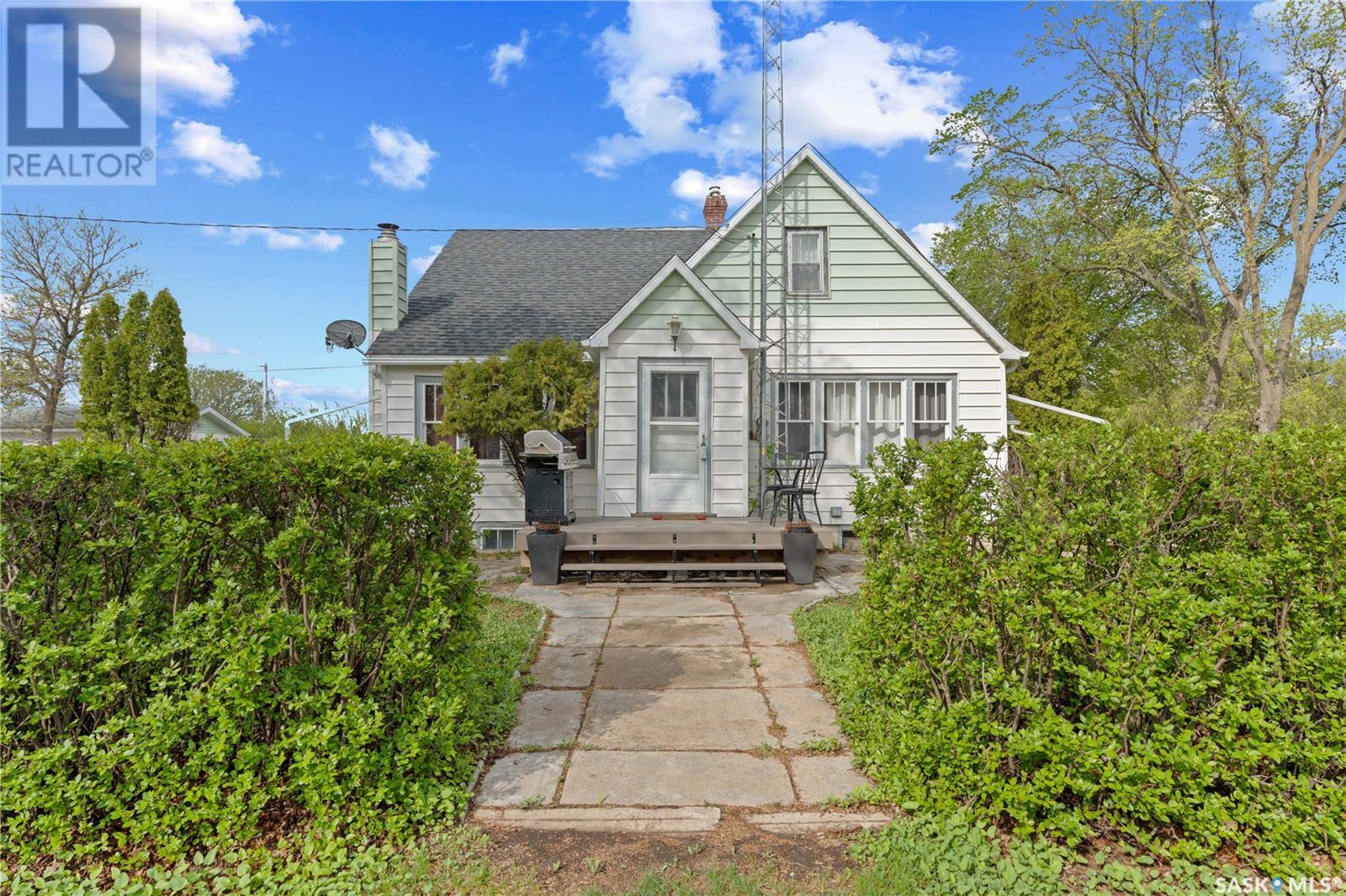 For sale: 201 Blackstock STREET, Strasbourg, Saskatchewan S0G4V0 ...