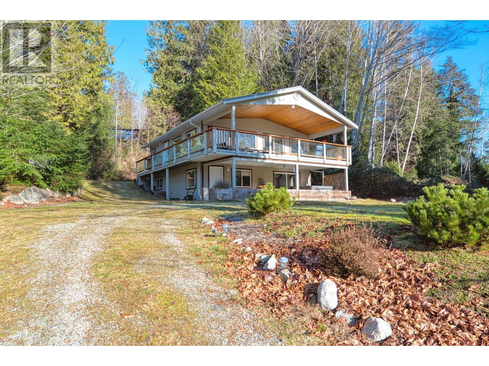 For sale: 4559 MERRILL ROAD, Madeira Park, British Columbia V0N2H1 ...