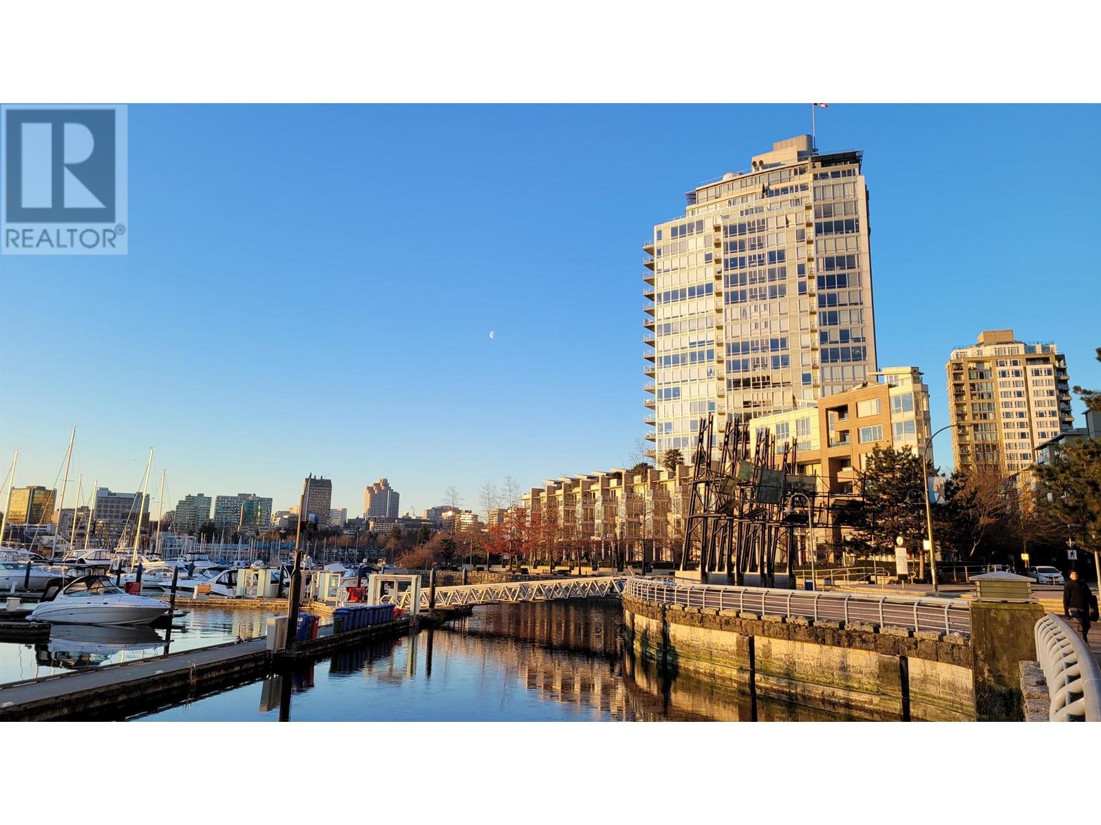 For sale: 302 1228 MARINASIDE CRESCENT, Vancouver, British Columbia ...