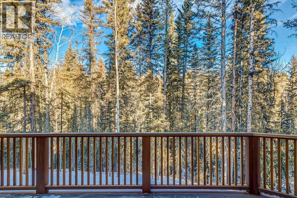 For sale: 212 Hawks Landing Rise, Priddis Greens, Alberta T0L1W0 ...