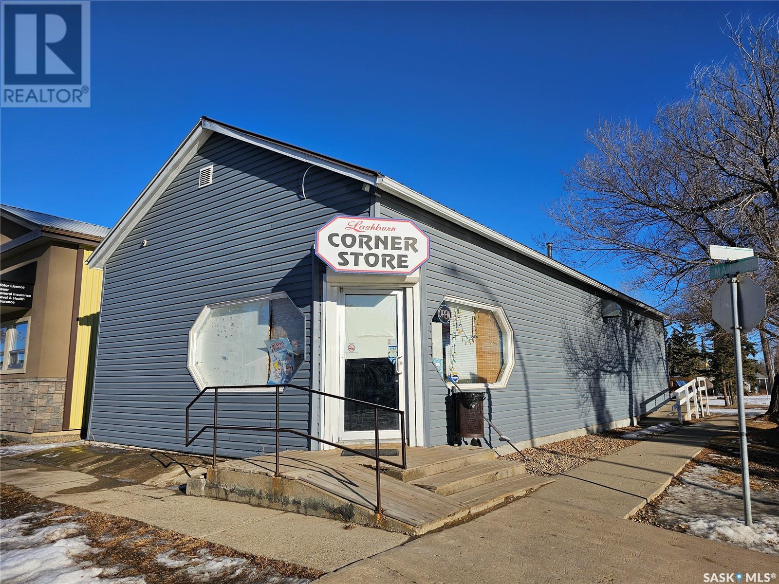 For sale: 101 Main STREET, Lashburn, Saskatchewan S0M1H0 - SK995600 ...