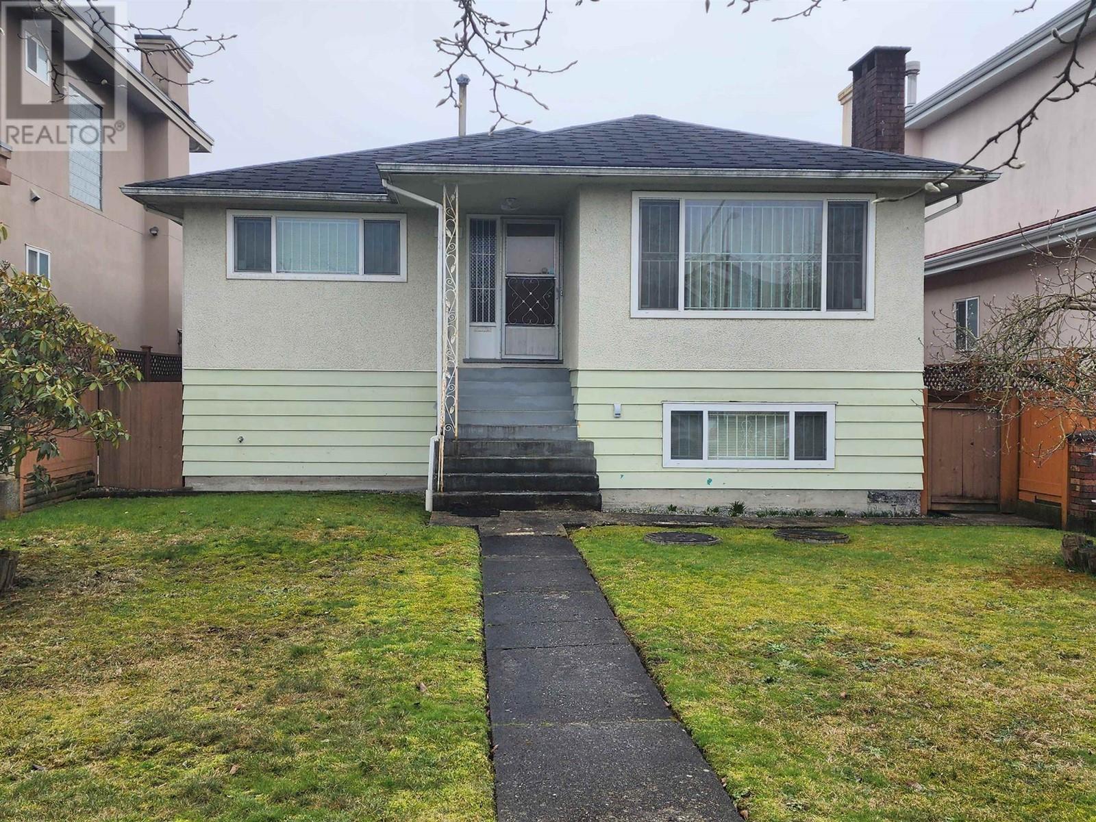 For sale: 2242 E 39TH AVENUE, Vancouver, British Columbia V5P1H8 - R2967009 | REALTOR.ca