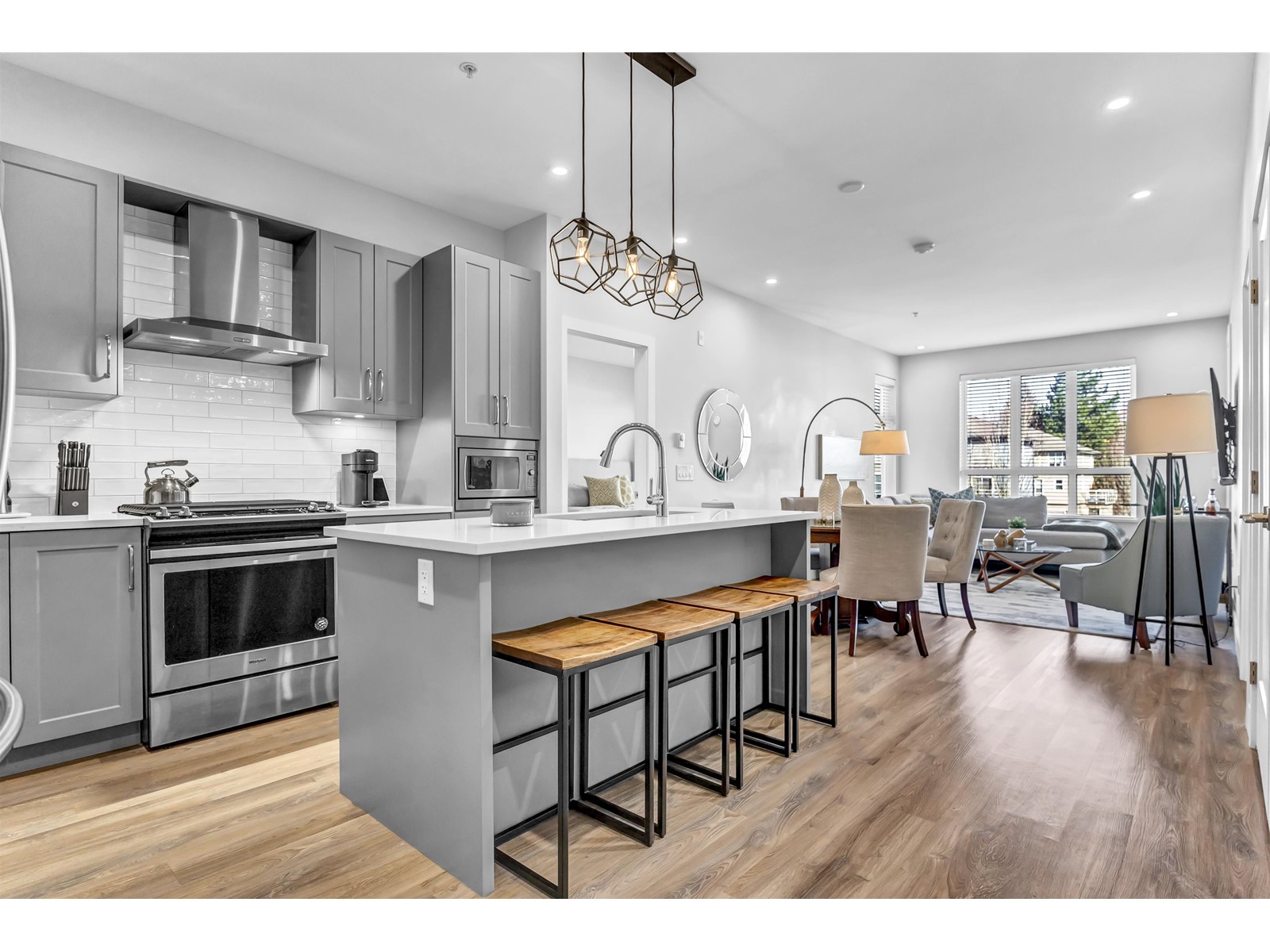 For sale: 312 15436 31 AVENUE, Surrey, British Columbia V3Z1H3 ...