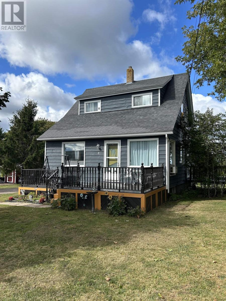 For sale: 6 Maple Street, Springhill, Nova Scotia B0M1X0 - 202425864 ...