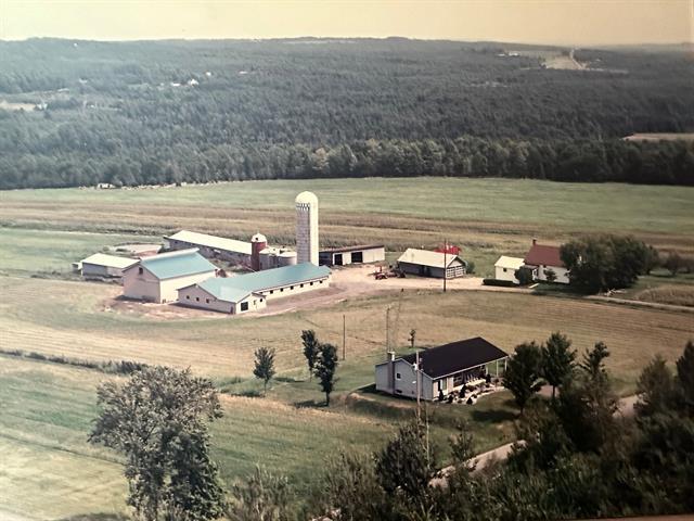 For sale: 748-750 8e Rang O., Saint-Joachim-de-Shefford, Quebec J0E2G0 ...