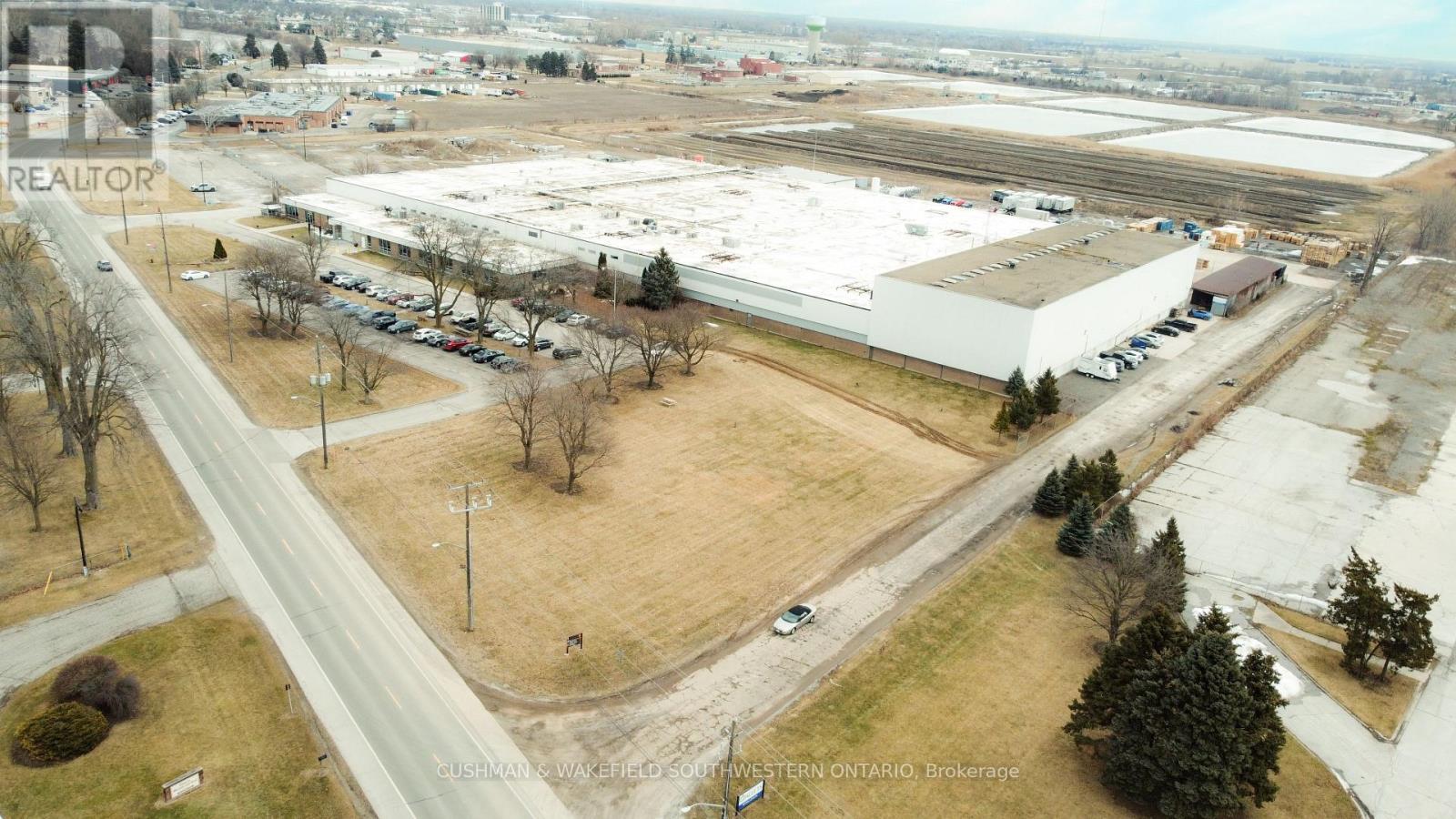 For sale: 566 RIVERVIEW DRIVE, Chatham-Kent (Chatham), Ontario N7M0N2 ...