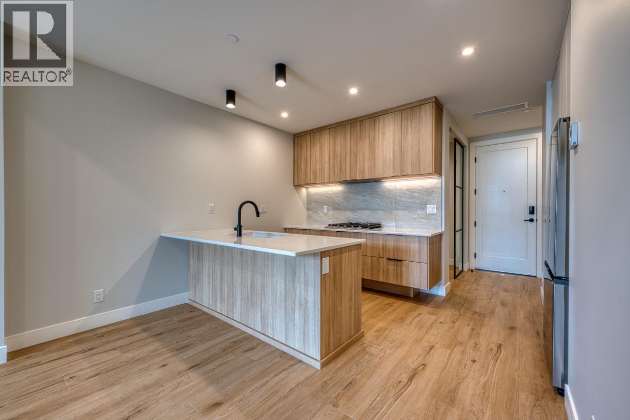 For sale: 75 Predator Ridge Drive Unit# 208, Vernon, British Columbia ...