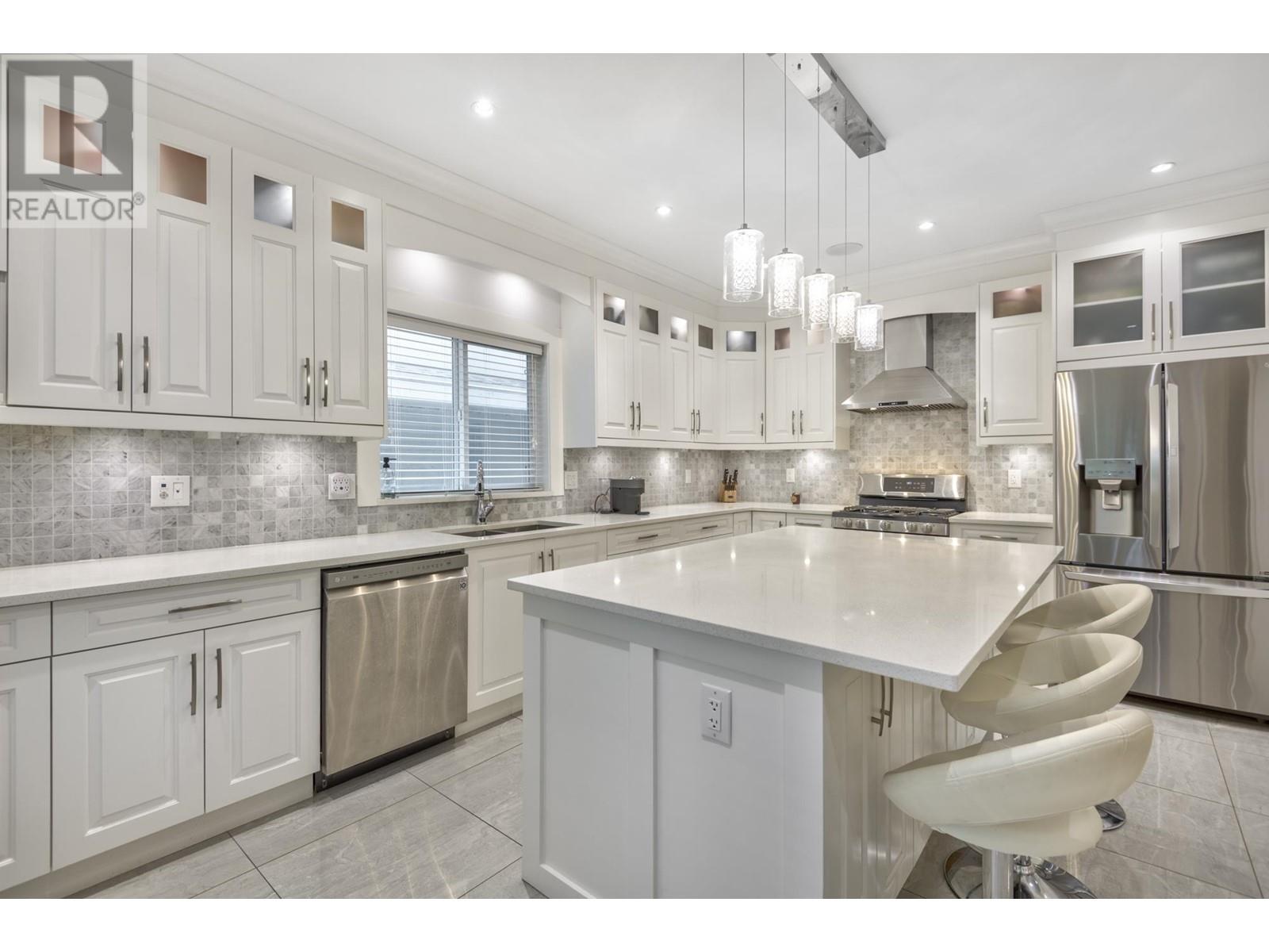 For sale: 327 THERRIEN STREET, Coquitlam, British Columbia V3K4T7 - R2965195 | REALTOR.ca