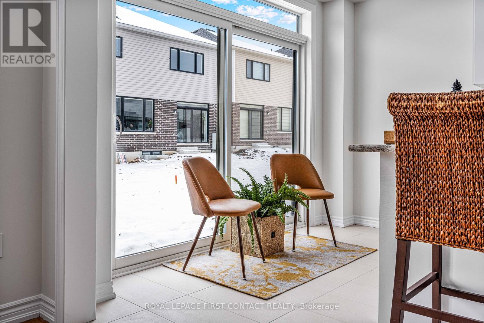 For sale: 25 DURHAM AVENUE, Barrie, Ontario L9J0W7 - S12011271 | REALTOR.ca
