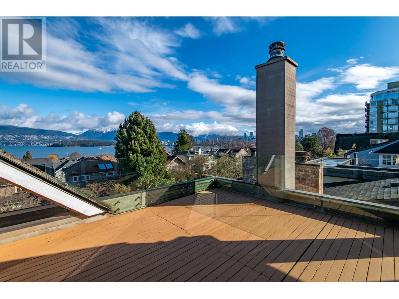 For sale: 2550 YORK AVENUE, Vancouver, British Columbia V6K1E3 - R2978969 | REALTOR.ca