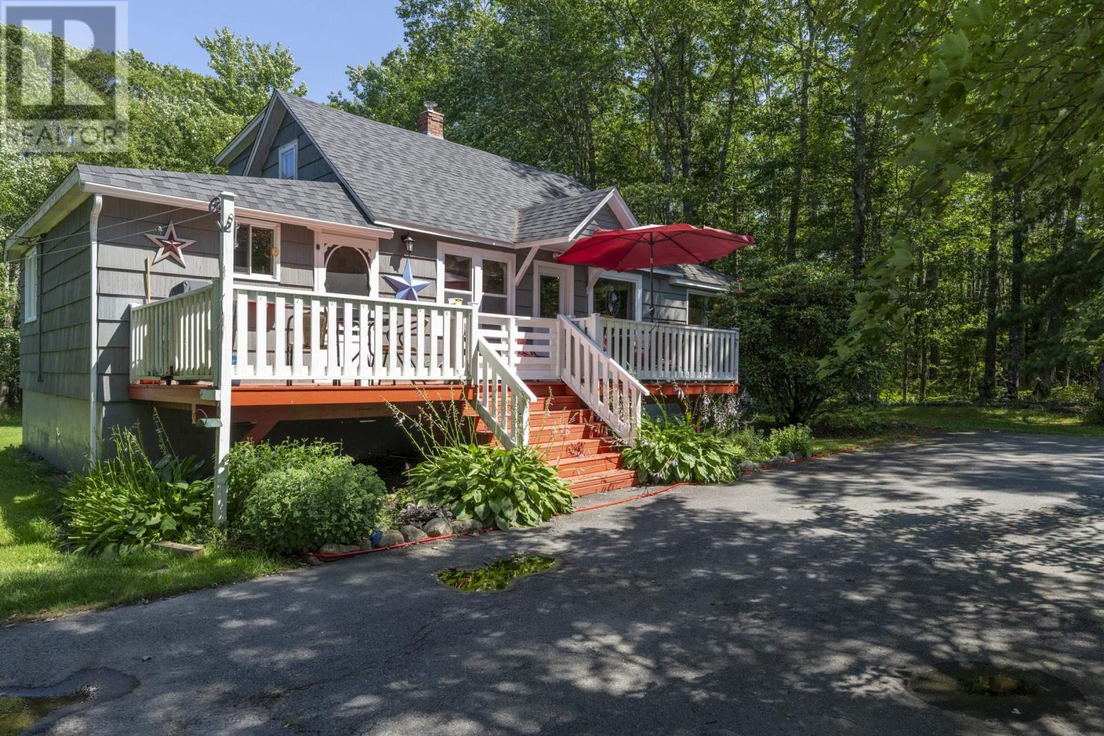 For sale: 6999 Highway 3, Martins Point, Nova Scotia B0J2E0 - 202427574 ...