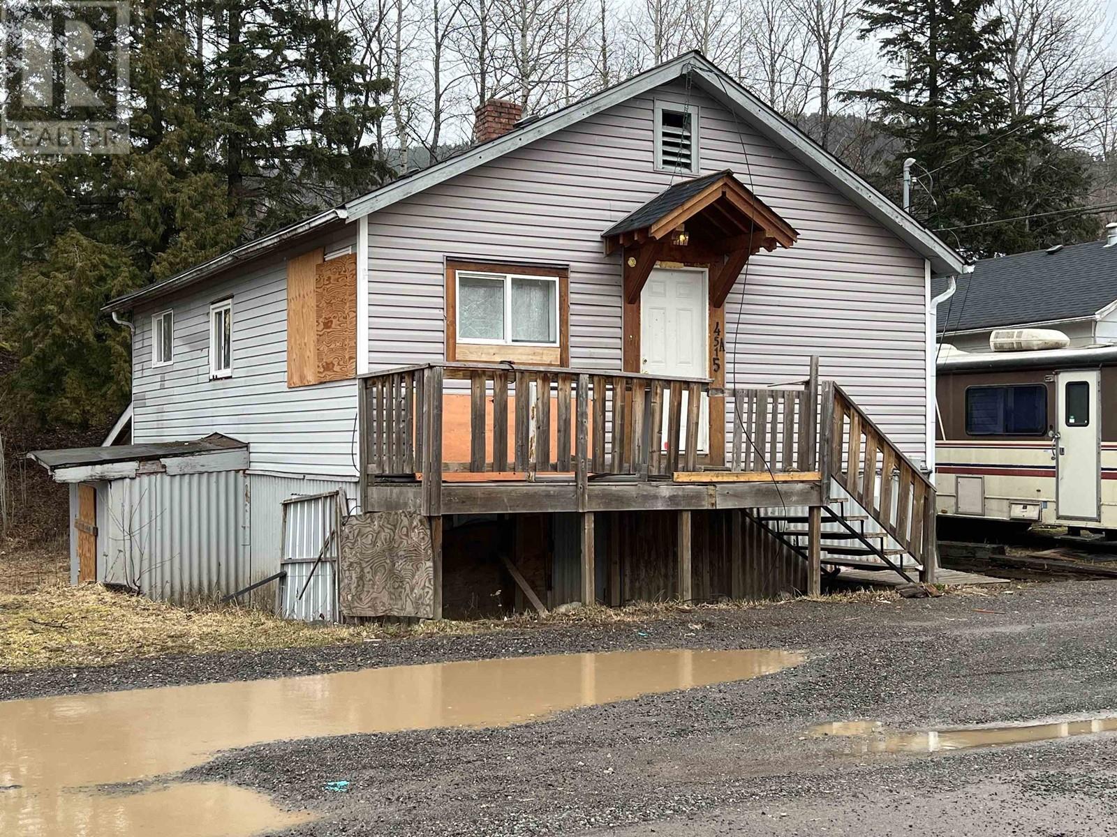 For sale: 4515 LAZELLE AVENUE, Terrace, British Columbia V8G4C9 ...