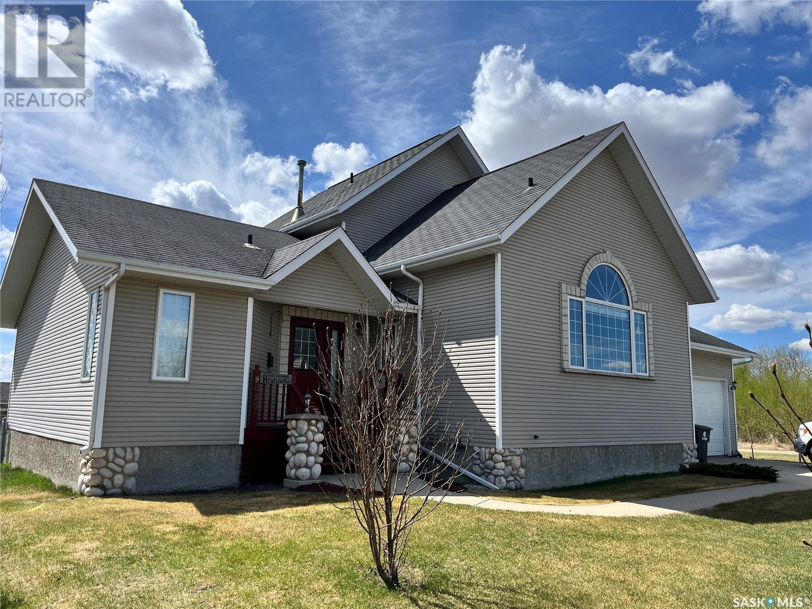 À vendre : 9023 6th STREET, Rosthern, Saskatchewan S0K4R0 - SK999518 ...