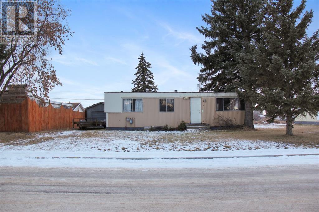 For sale: 5402 46 Avenue W, Forestburg, Alberta T0B1N0 - A2204683 ...