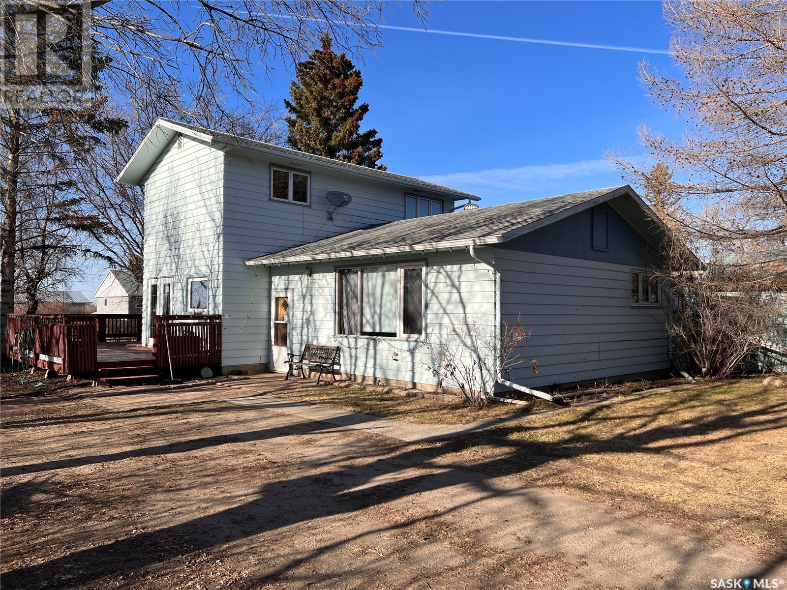 For sale: 609 B AVENUE W, Wynyard, Saskatchewan S0A4T0 - SK000091 ...