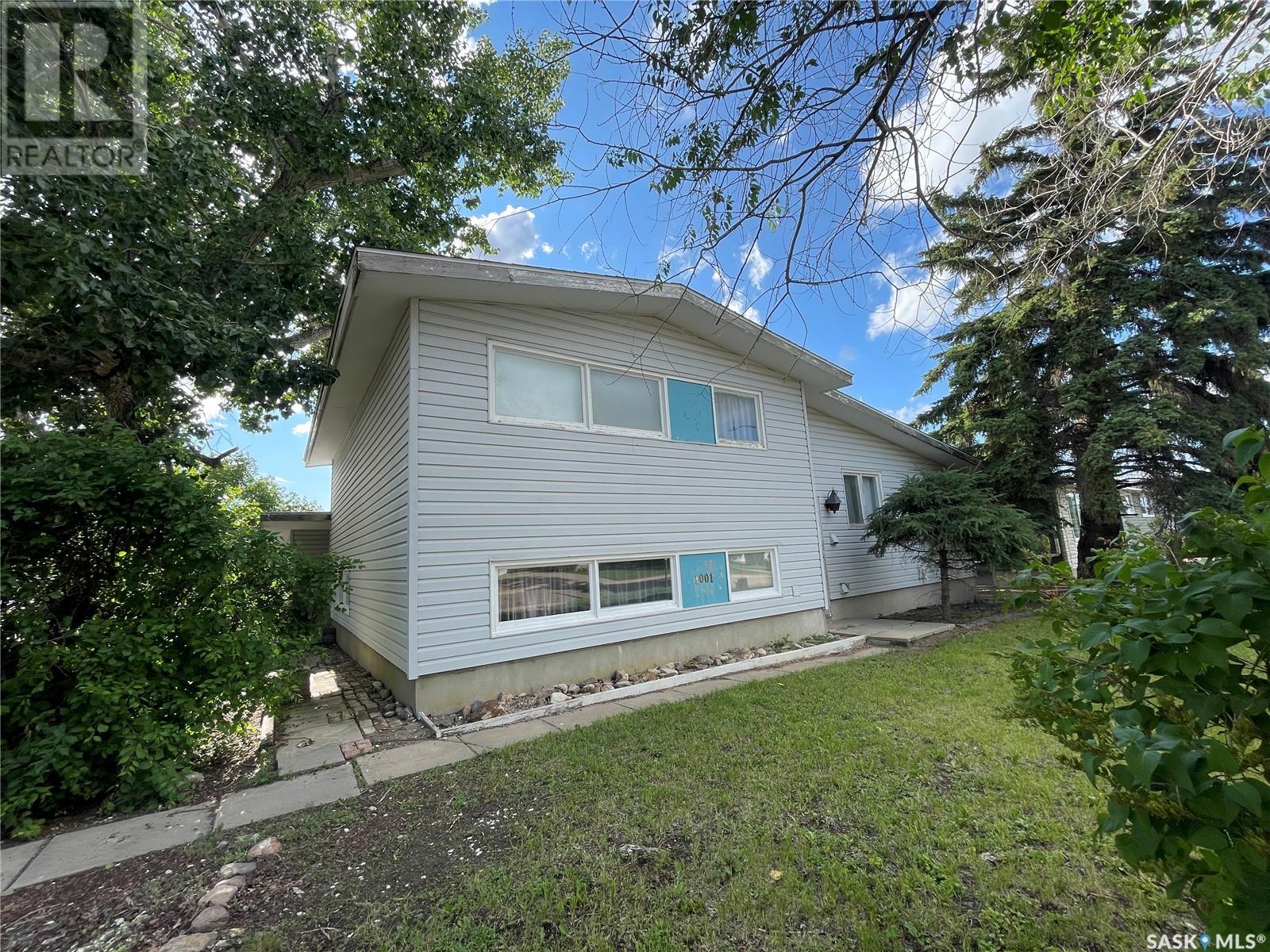 For sale: 1001 2nd STREET W, Kindersley, Saskatchewan S0L1S0 - SK000282 ...