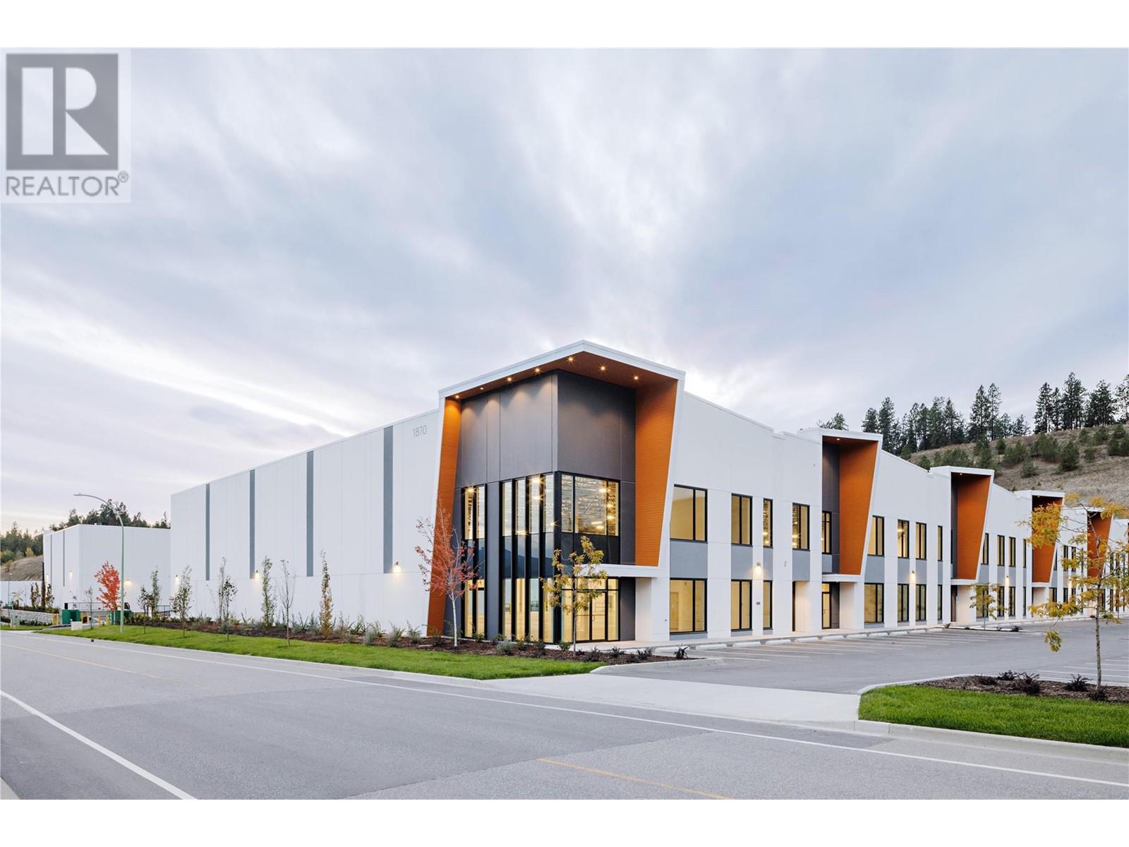 For sale: 1870 Pier Mac Way Unit# 110, Kelowna, British Columbia V1V2Y9 ...