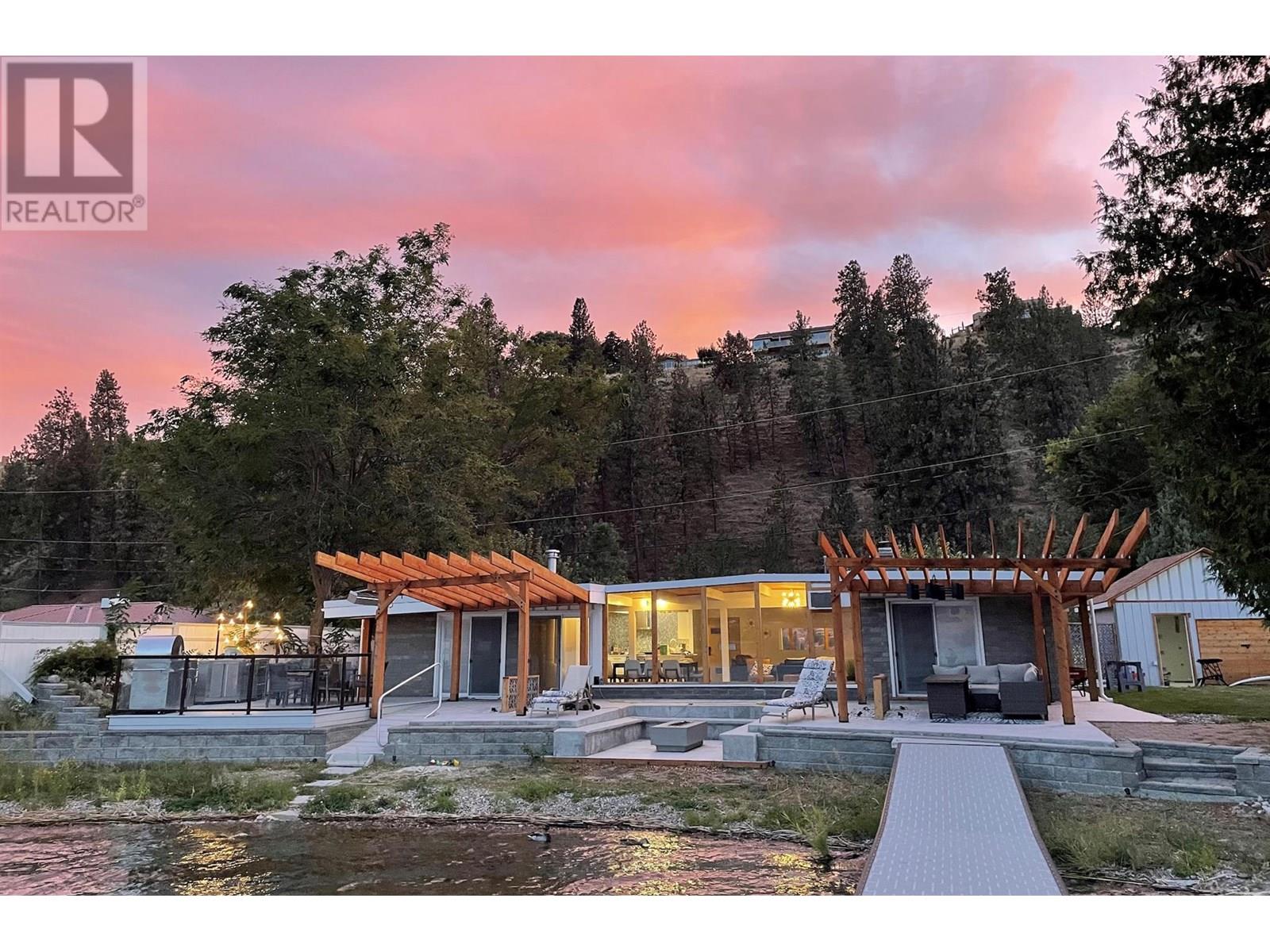 For sale: 266 Alder Avenue, Kaleden, British Columbia V0H1K0 - 10341351 ...