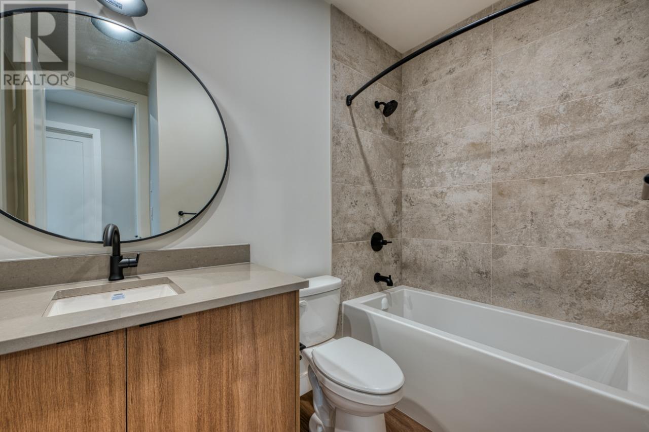 For sale: 75 Predator Ridge Drive Unit# 202, Vernon, British Columbia ...