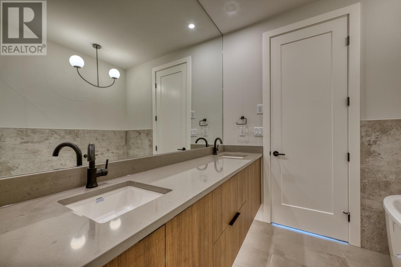 For sale: 75 Predator Ridge Drive Unit# 202, Vernon, British Columbia ...