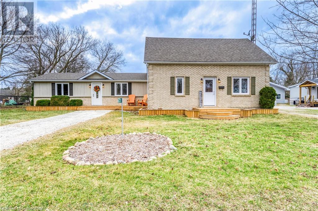 À vendre : 6731 CAMLACHIE Road, Plympton-Wyoming, Ontario N0N1E0 ...