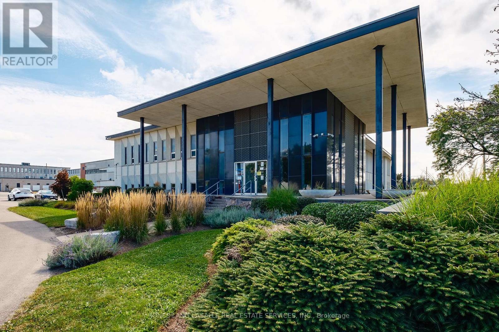 For lease: 530 MANITOU DRIVE, Kitchener, Ontario N2C1L3 - X12081715 ...