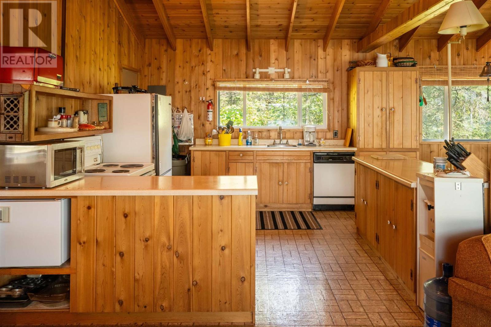 For sale: S986 Winnipeg River, Minaki, Ontario P0X1J0 - TB240805 ...