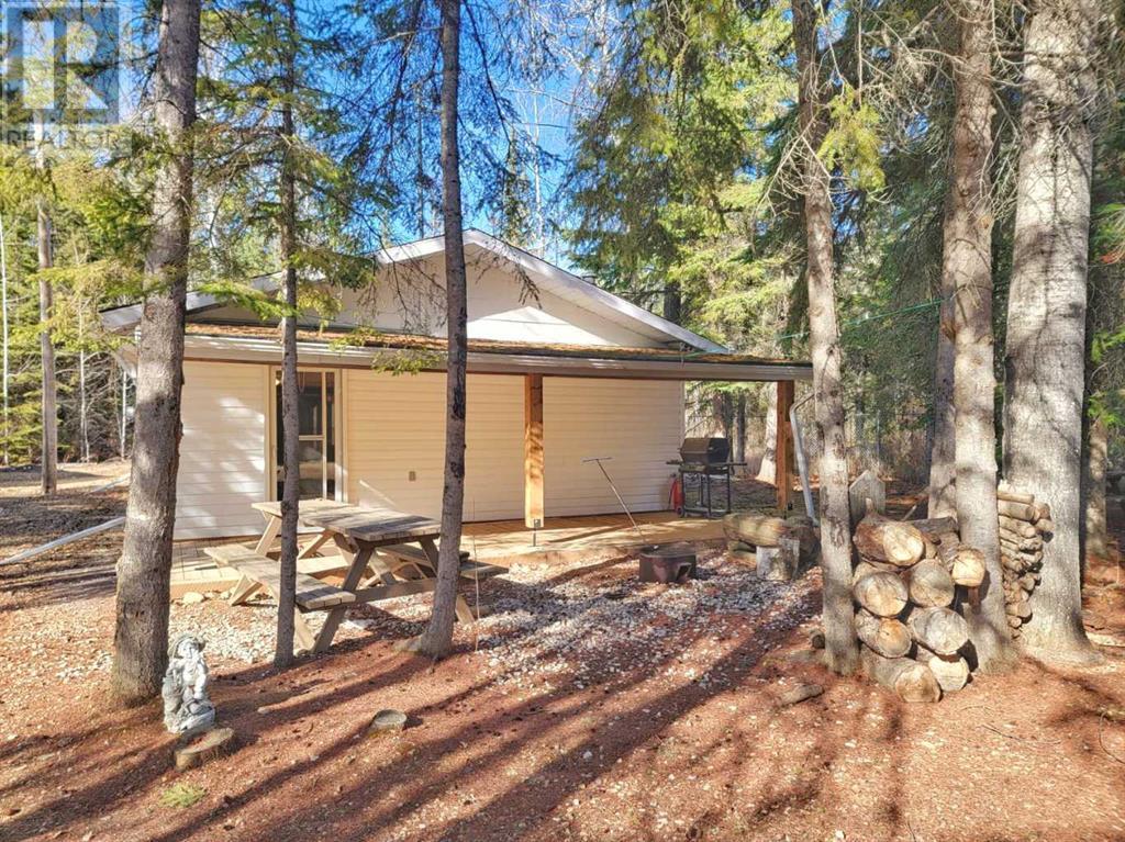 For sale: 3252 Lake View Drive, Calling Lake, Alberta T0H0G0 - A2214790 ...