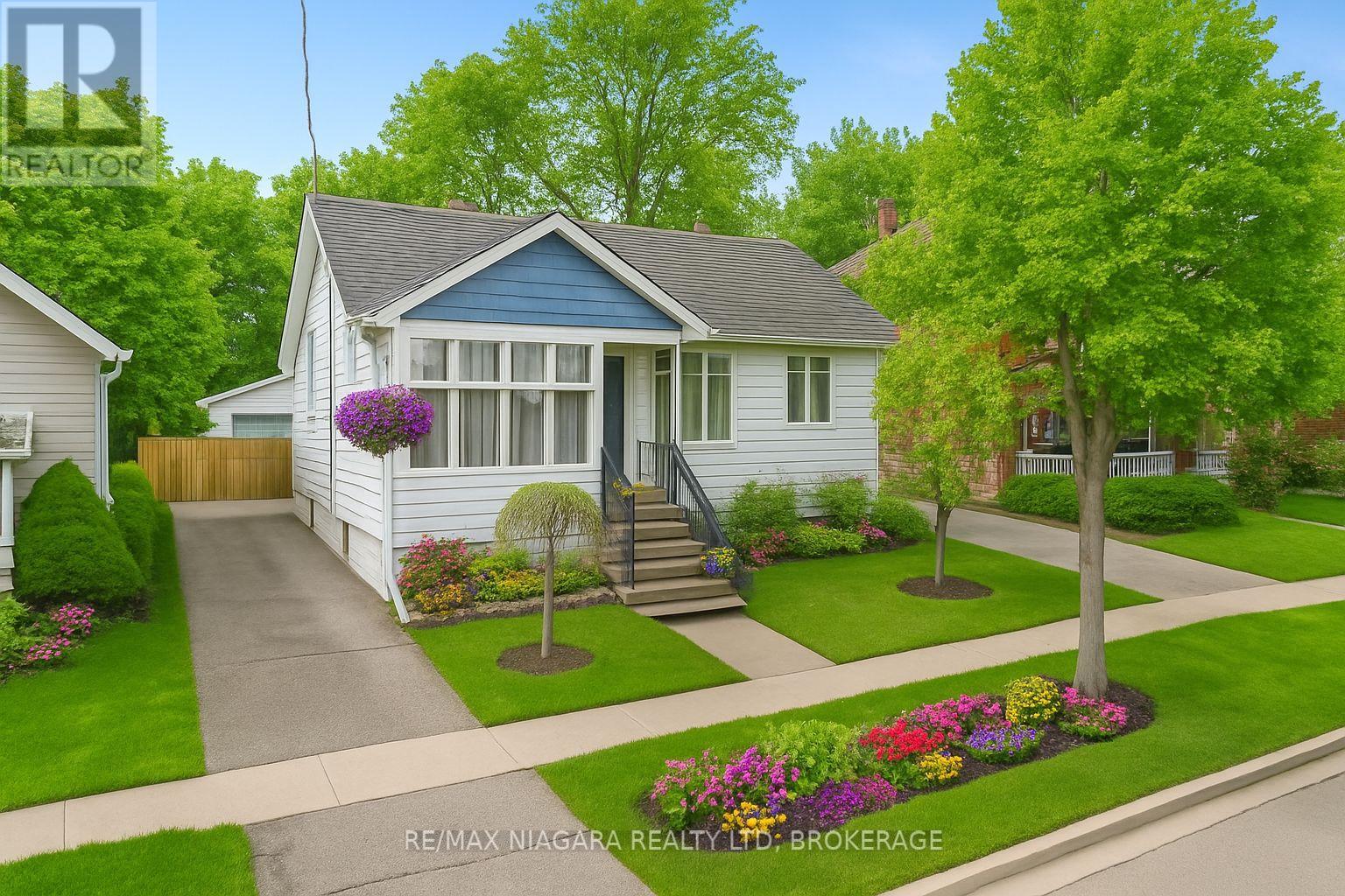 For sale: 215 PHIPPS STREET, Fort Erie (Central), Ontario L2A2V4 ...