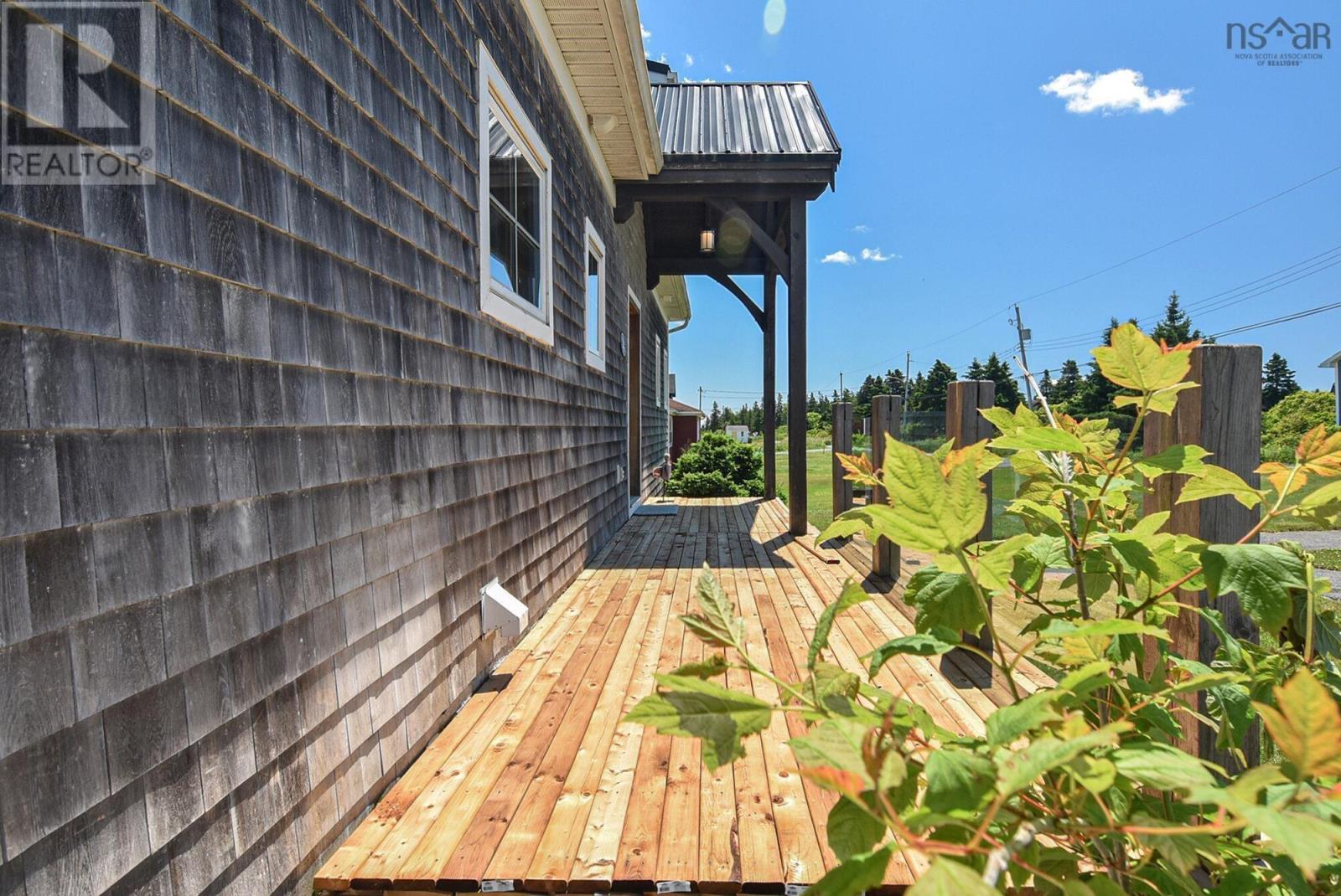 For sale: 4 Lintaman Lane, Cow Bay, Nova Scotia B3G1L3 - 202503358 ...