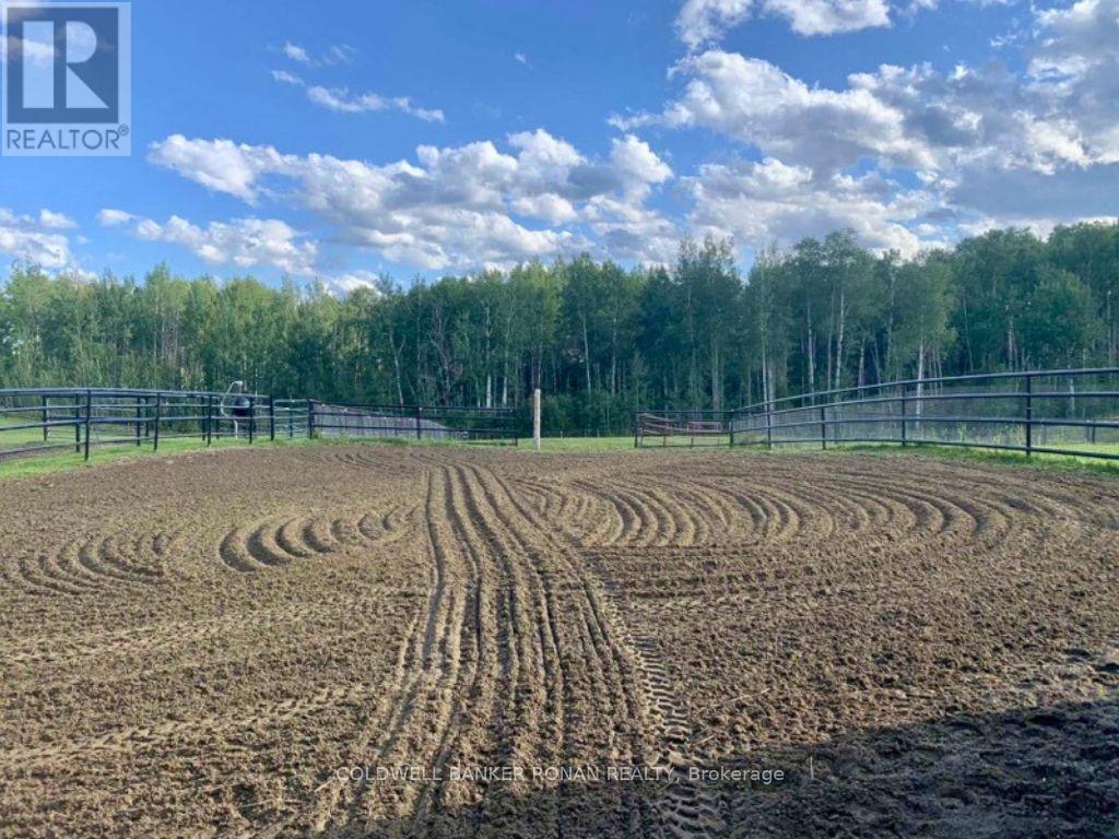 For sale: 328535 HIGHWAY 560, Englehart (Central Timiskaming), Ontario ...