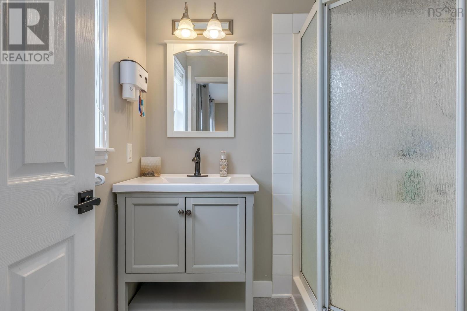 9 Emma Court, Dartmouth, Nova Scotia B2W6L2 | REALTOR.ca