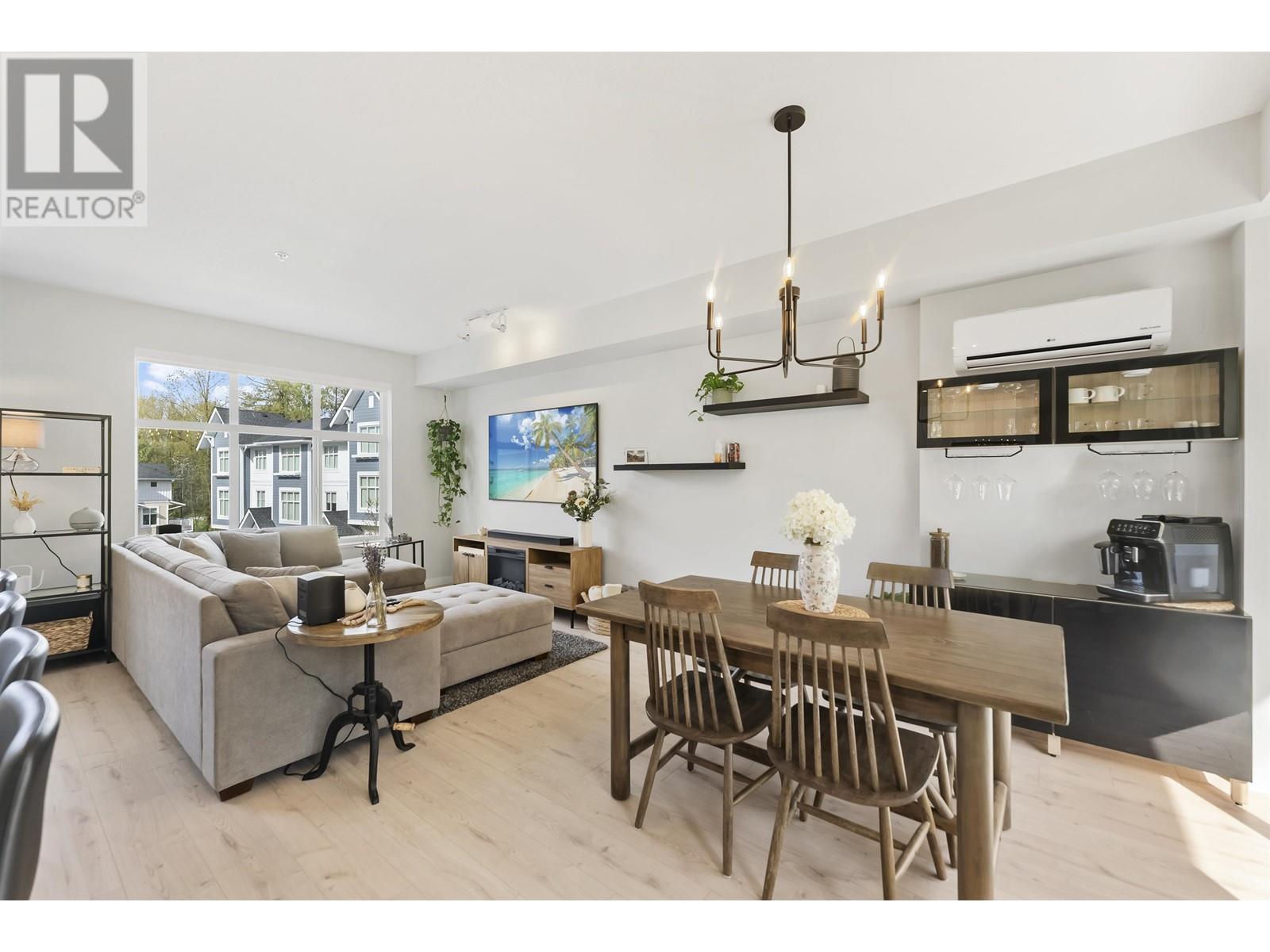 For sale: 1094 11280 PAZARENA PLACE, Maple Ridge, British Columbia ...