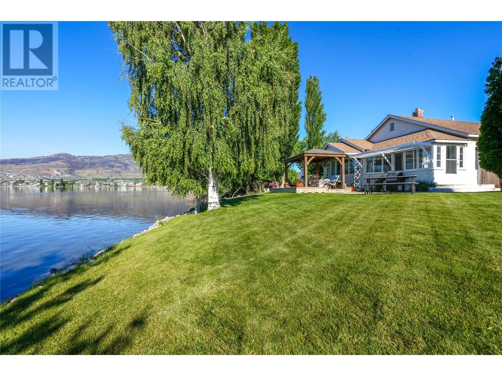 For sale: 9 Harbour Key Drive, Osoyoos, British Columbia V0H1V3 ...