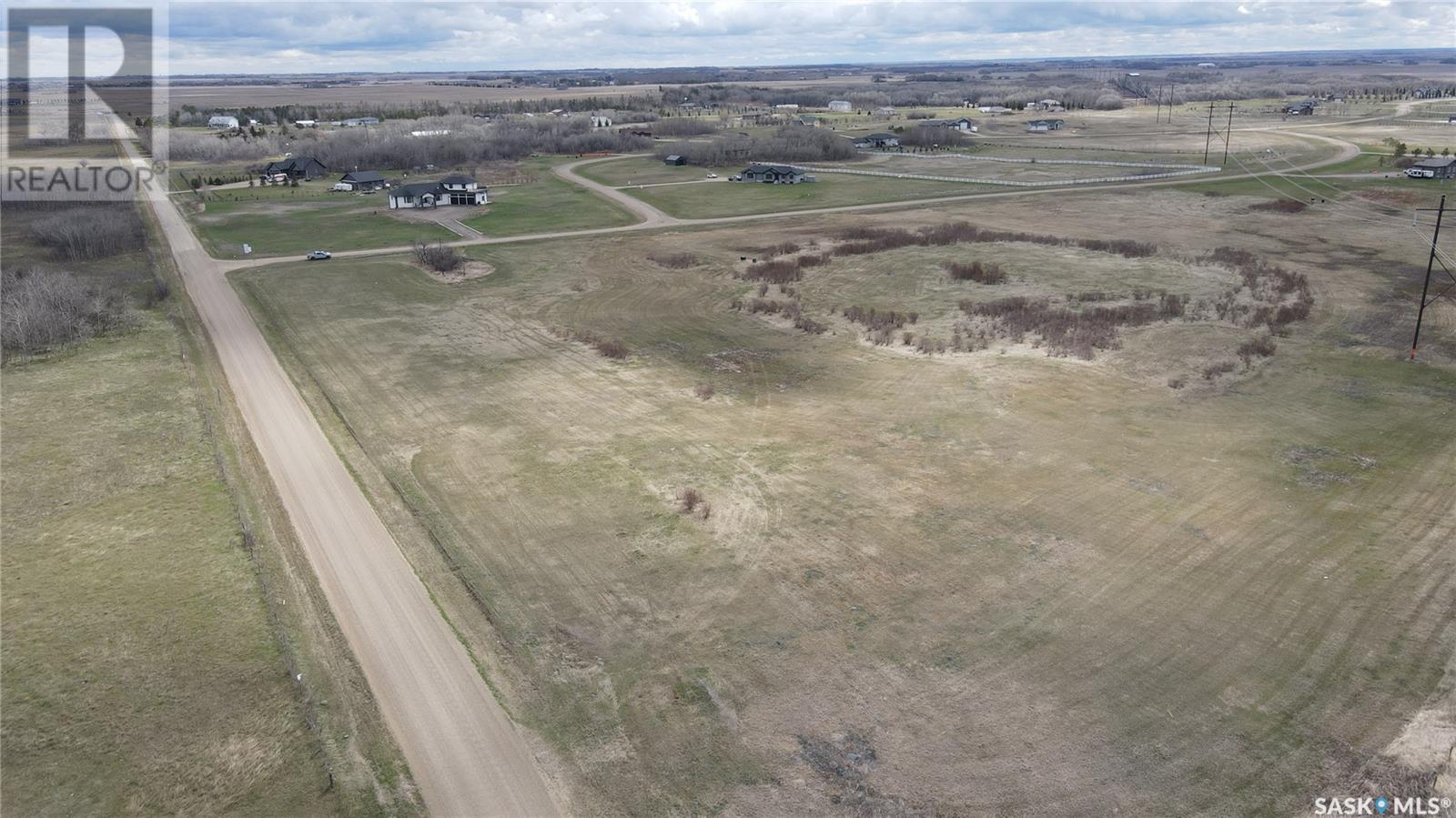 For sale: 1 South Country LANE, Dundurn Rm No. 314, Saskatchewan S7K3J8 ...