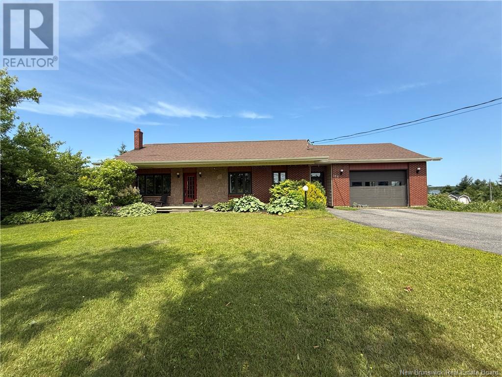 For sale: 105 Route 305, Haut-Lamèque, New Brunswick E8T3M1 - NB117759 ...